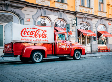 Pela primeira vez, Coca-Cola terá brasileira no comando de uma de suas ...