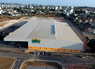 Grupo ABC inaugura mega loja de atacarejo