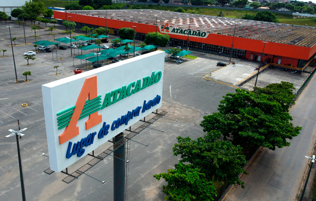 Rede de atacarejo abre 9 lojas em um só dia