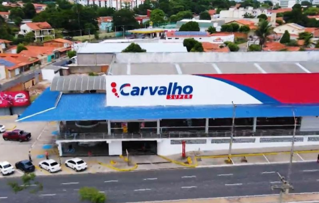 Carvalho inaugura loja em Shopping no Piauí